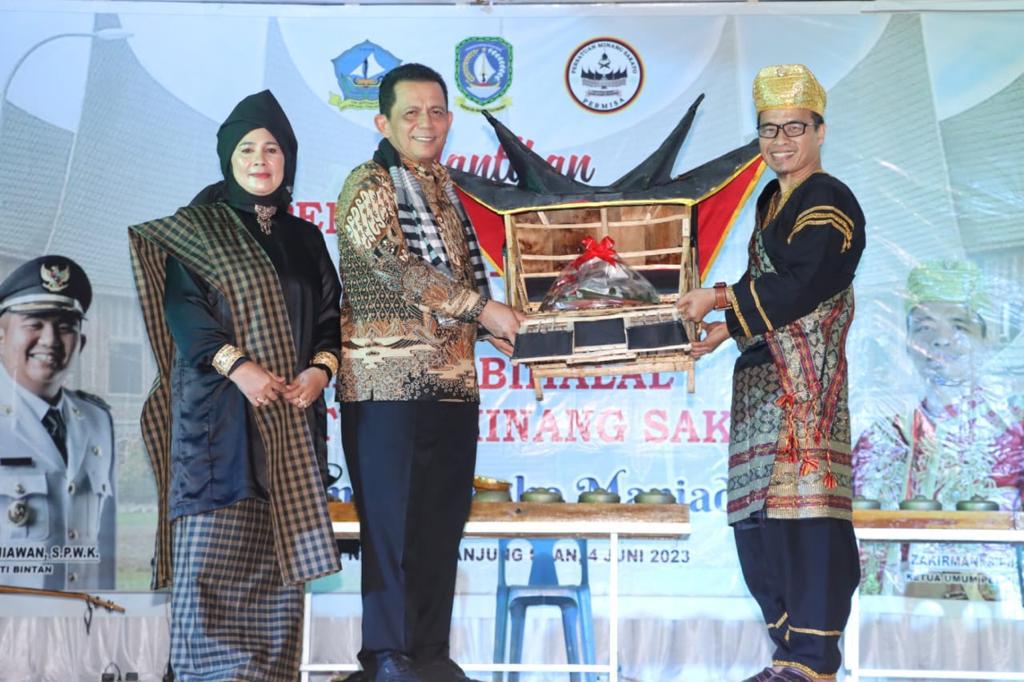 Ansar Hadiri Pengukuhan Persatuan Minang Sakato Bintan - Kata Kepri