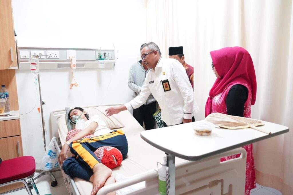 Bersama Baznas Kota Batam, Jeffridin Doakan Kesembuhan Untuk Nabilla ...